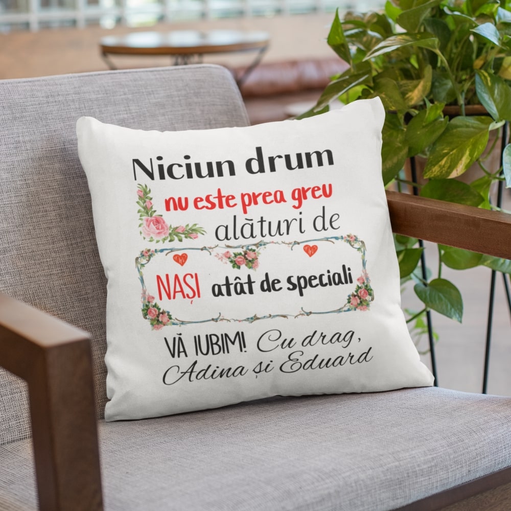Set cadou personalizat pentru nasi - Perna + Placa ardezie + 2 Cani pe ...